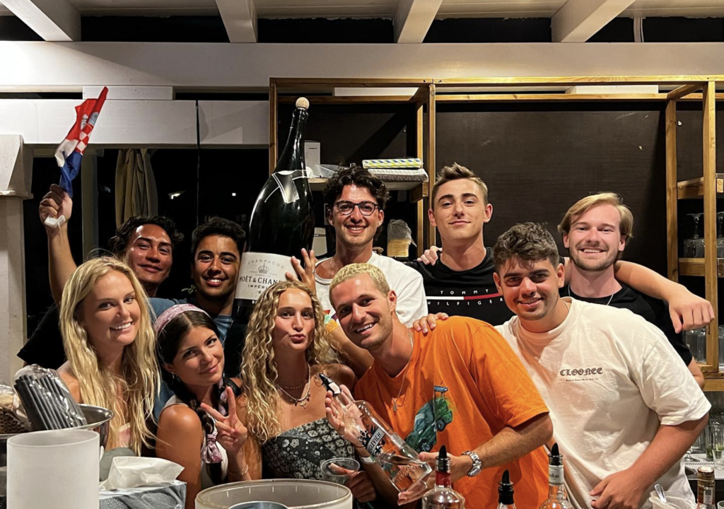 Work exchange in Croatia: Volunteer Bartender & Pub Crawl Host - V...