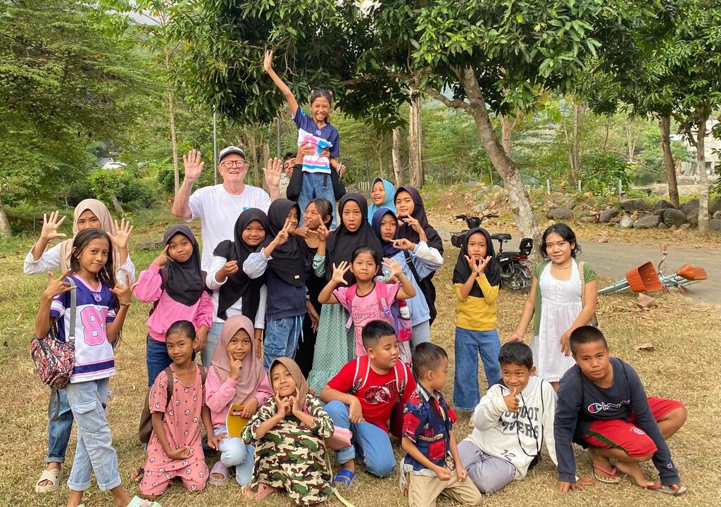 Impacto Social Indonesia: Help us to make a difference with the co...