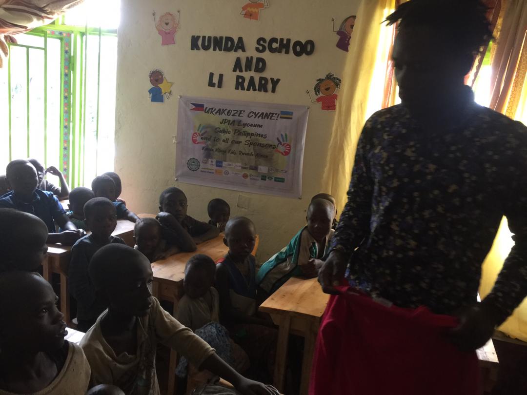 Social Impact in Rwanda: Help to build playground and buildings