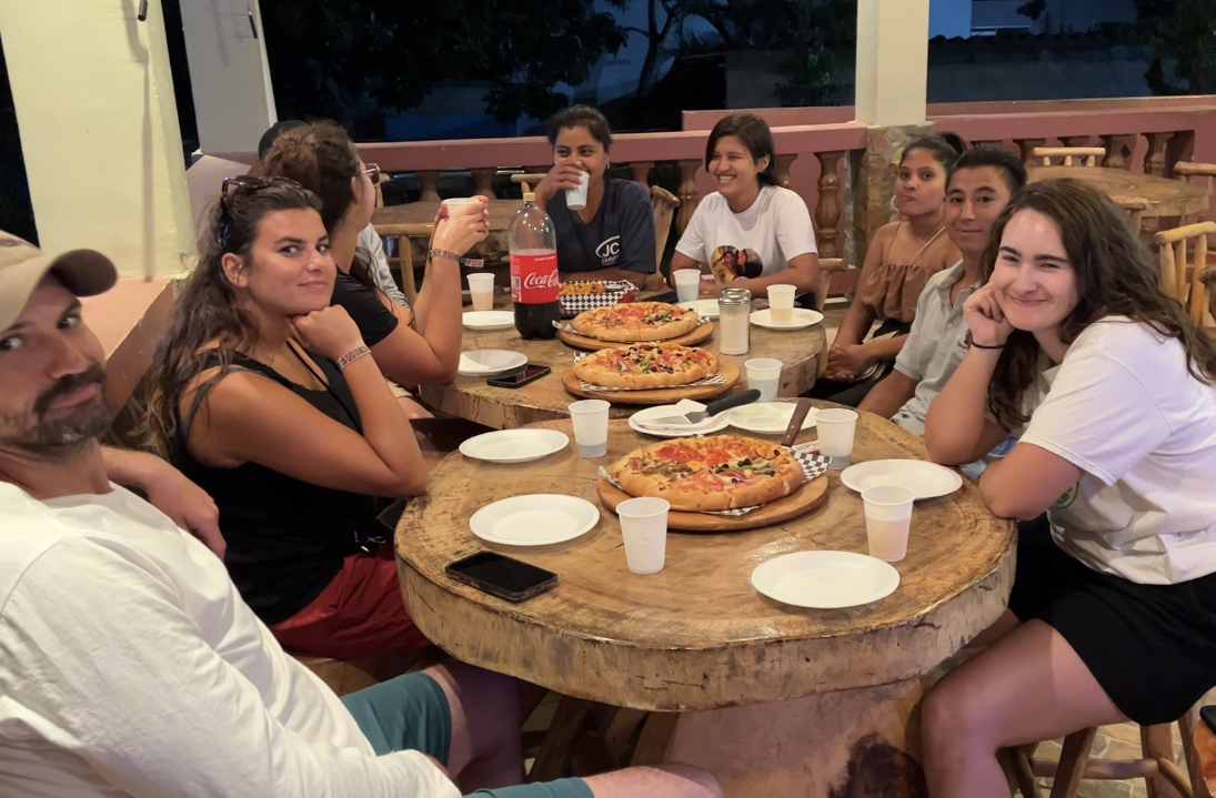 Social Impact in Honduras: Meet, chat, share conversation. Extende...