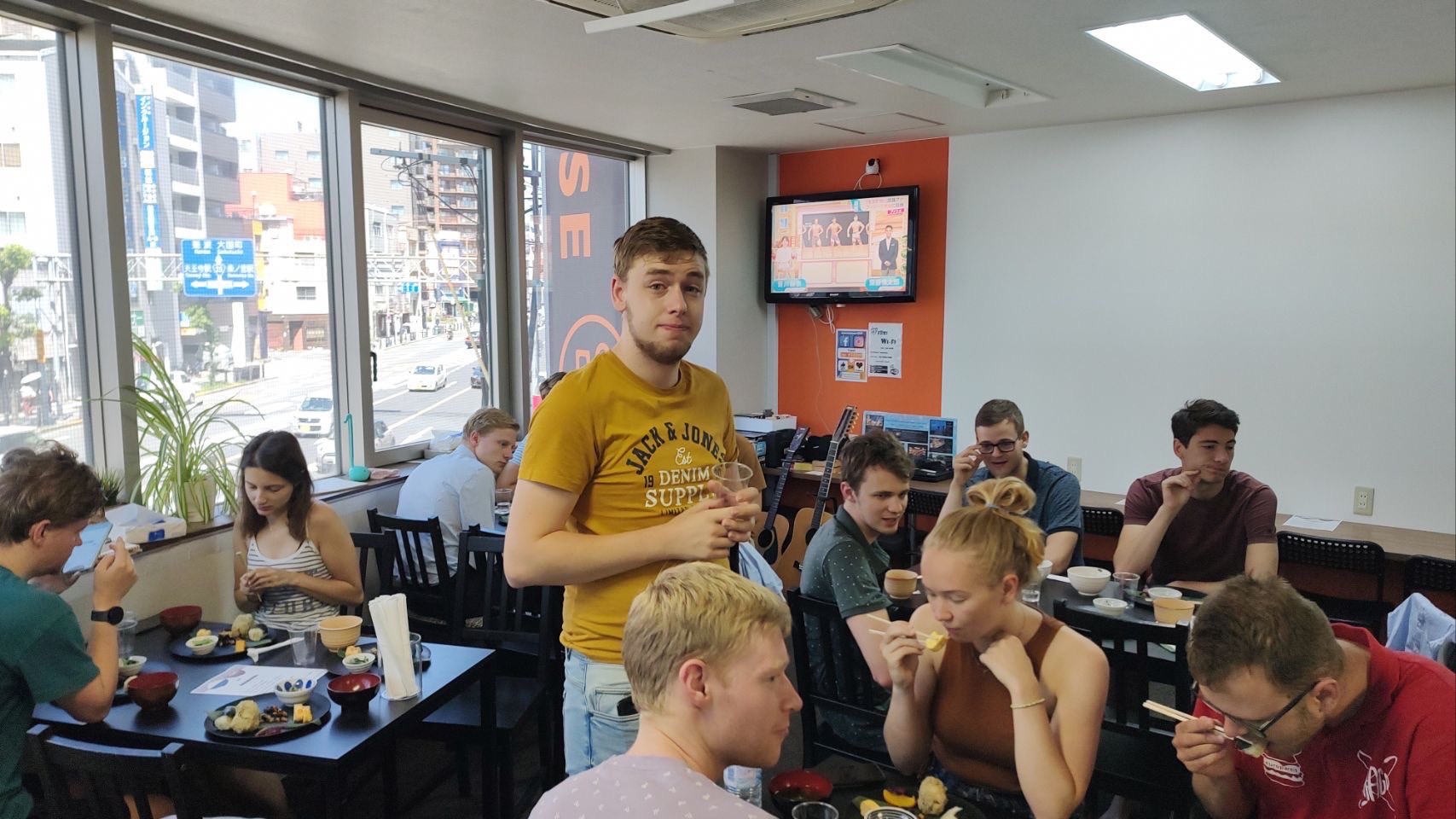 Work exchange in Japan: Have a Happy Time in Osaka with us!