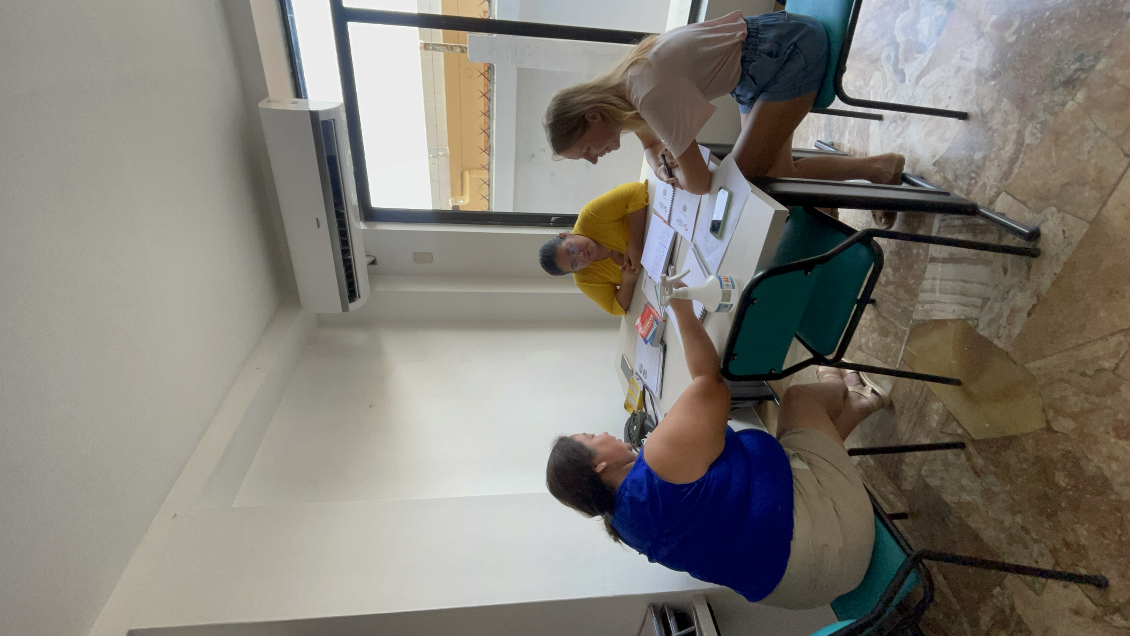 Work exchange in Ecuador: Teach English and Practice Speaking with...