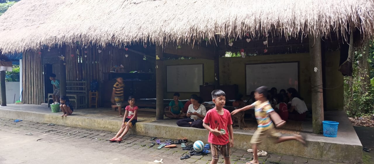 Social Impact in Indonesia: Let's create English speaking environm...