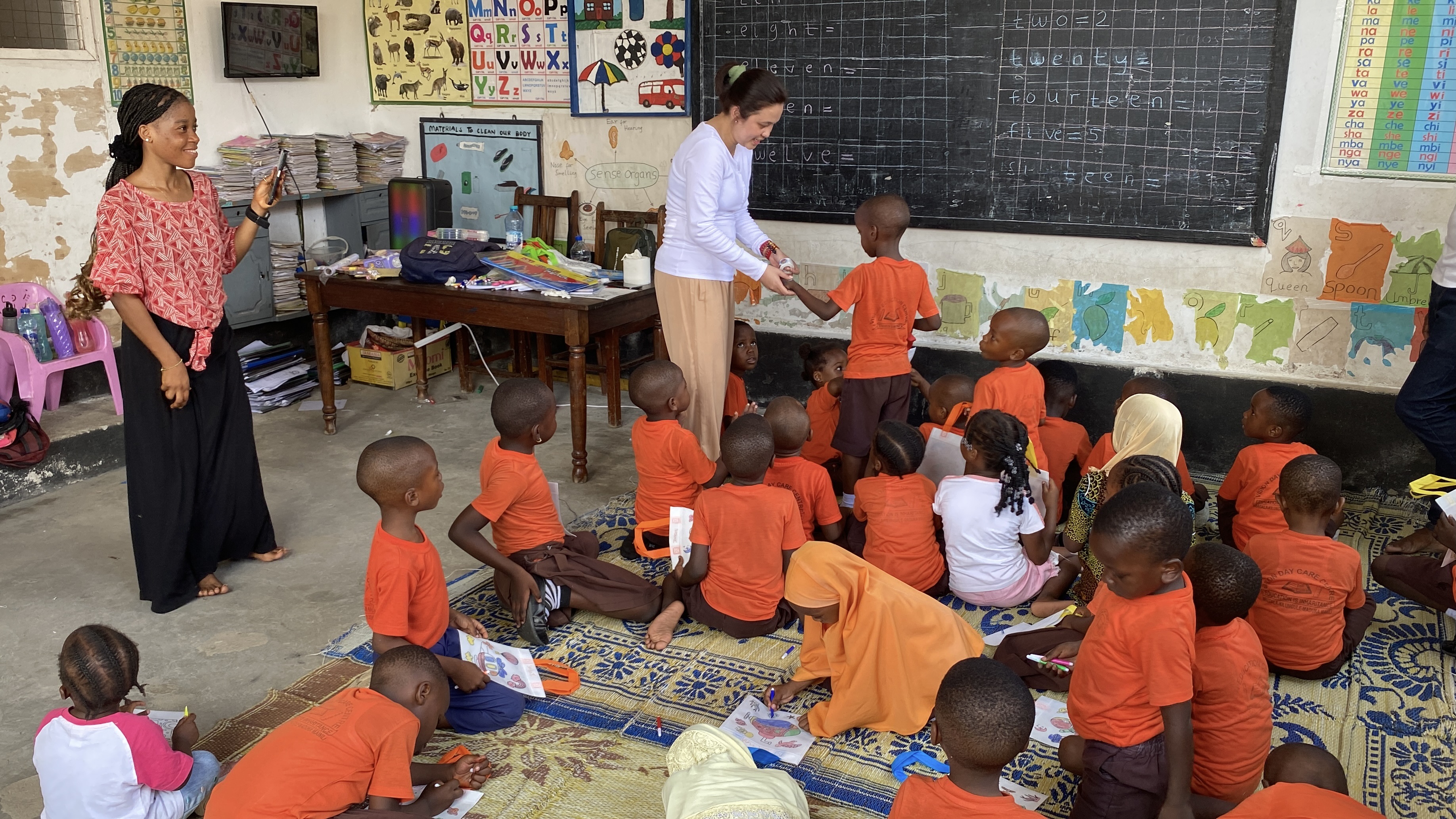 Social Impact in Tanzania: Teaching kindergarten & Primary schools...