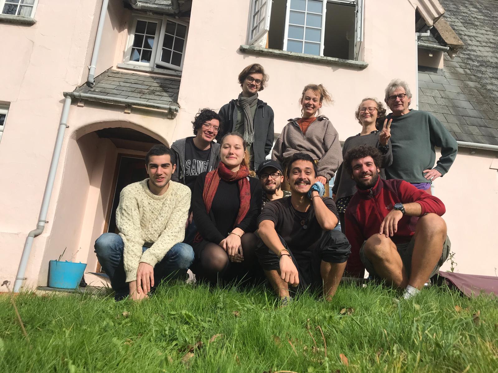 Eco Program in United Kingdom: We are a small community of friends...